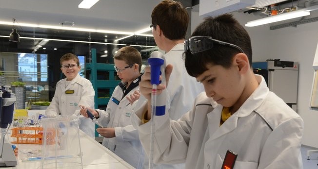 BioArk Visp: Schaffung einer Plattform zur Sensibilisierung für MINT ...